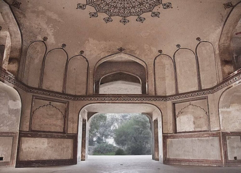 Baradari of Kamran Mirza Lahore - Let's Travel